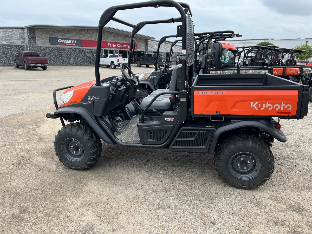 Kubota RTVX900G-H Full-Size Diesel Utility Vehicles - Farm Country Inc