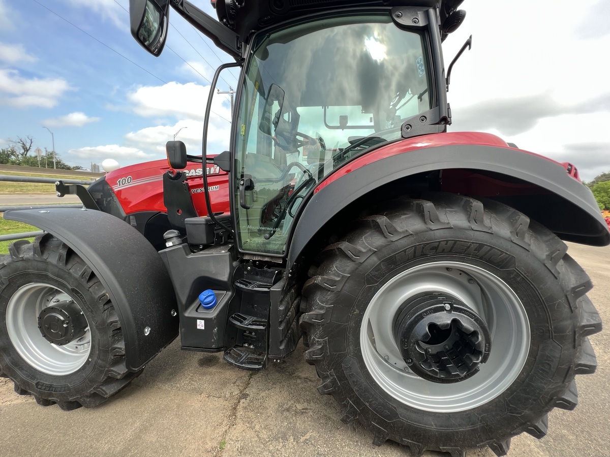 Case IH Vestrum 100 Tractor - Farm Country Inc